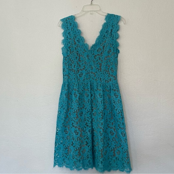 Madison Marcus | Dresses | Madison Marcus Teal Lace Vneck Cocktail ...